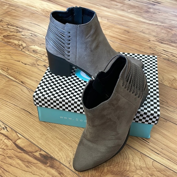 Soda | Shoes | Soda Taupe Suede Ankle Boots | Poshmark